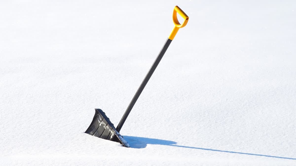 Snow Shoveling Safety Tips You Need Now - Consumer Reports