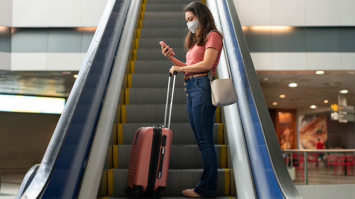 How to Fly Safely During the Pandemic - Consumer Reports