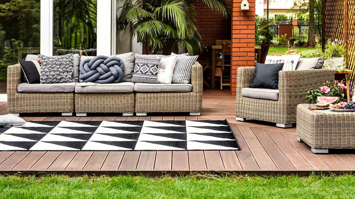 How to Choose the Best Outdoor Rugs - Consumer Reports