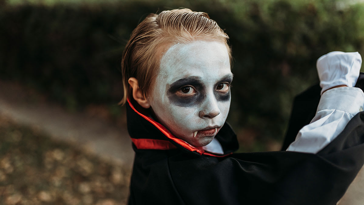 Halloween Face Paint Can Be Toxic to Kids - Consumer Reports
