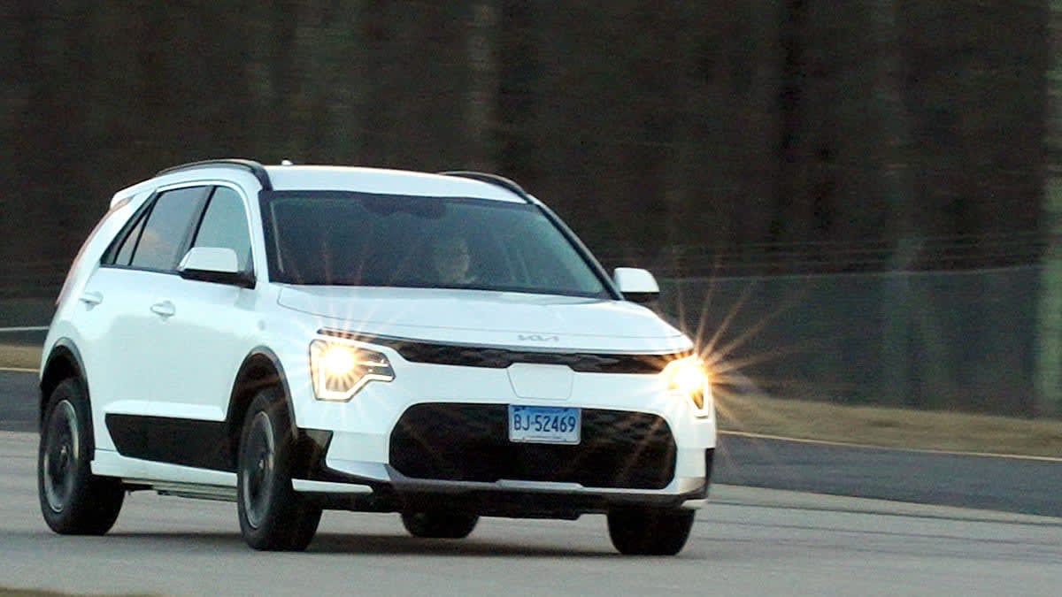 Talking Cars 395: Driving the 2023 Kia Niro EV - Consumer Reports