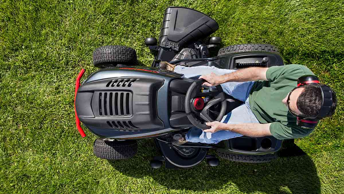 How to Find the Best Deals on a Riding Lawn Mower - Consumer Reports