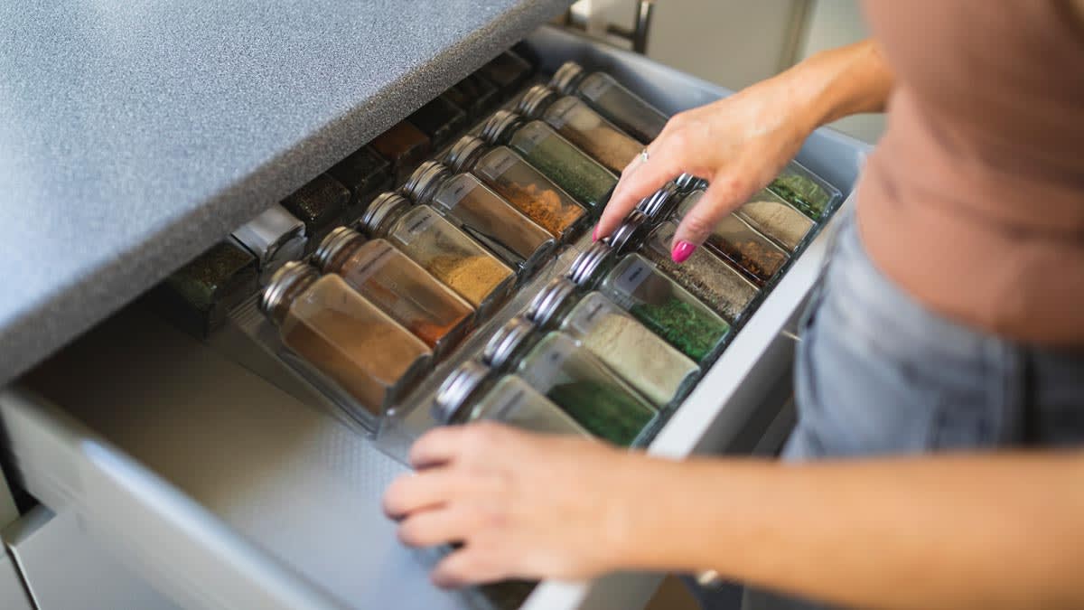 6 Ways to Store Herbs and Spices, According to the Pros - Consumer Reports