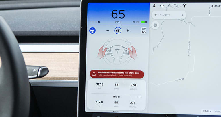 Tesla Autopilot Update Warns Drivers Sooner to Keep Hands on Wheel