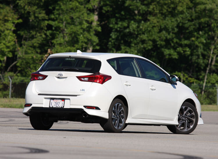 Driving the Scion iM Hatchback - Consumer Reports